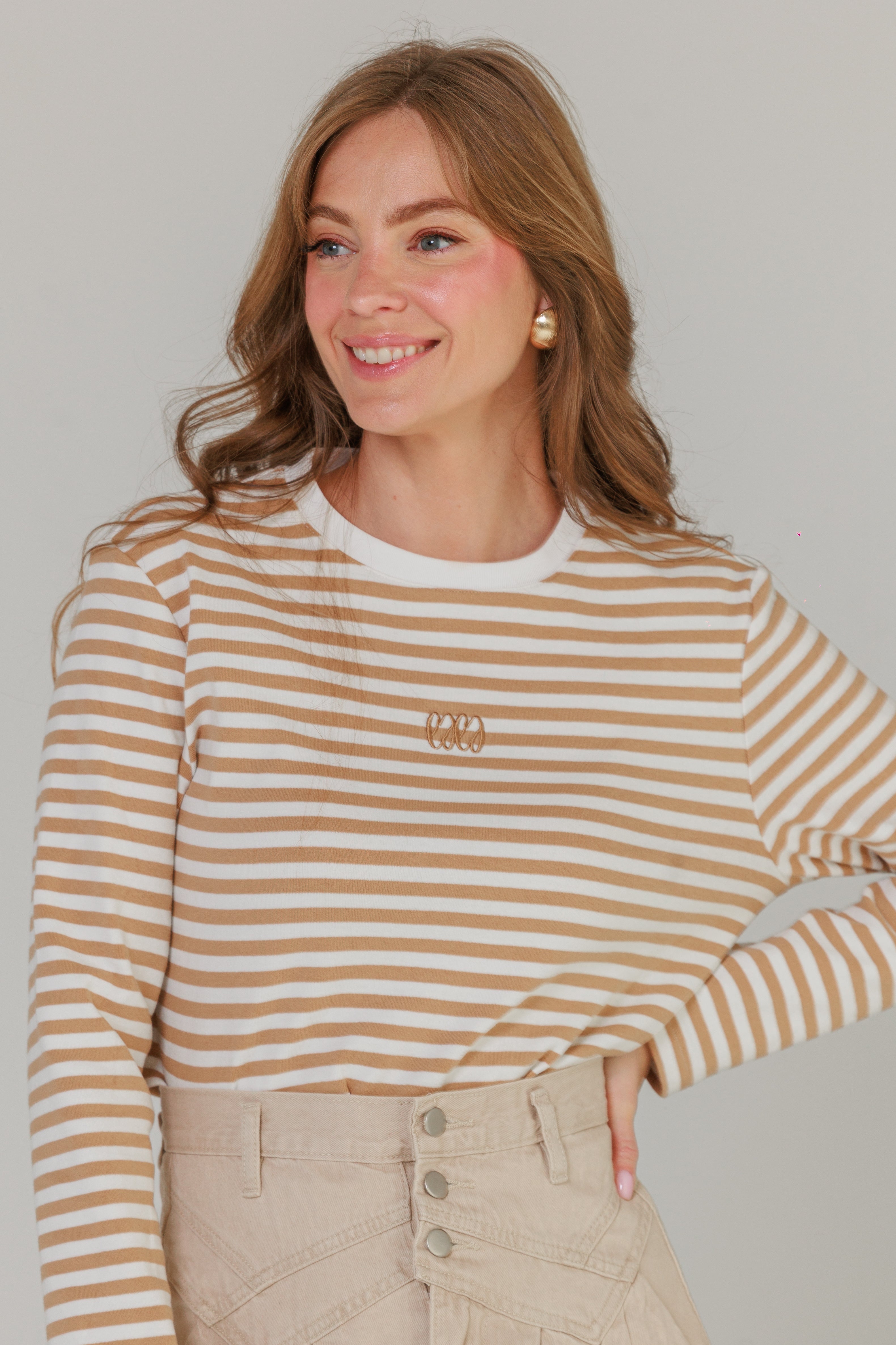 Tan signature logo tee – LOUP